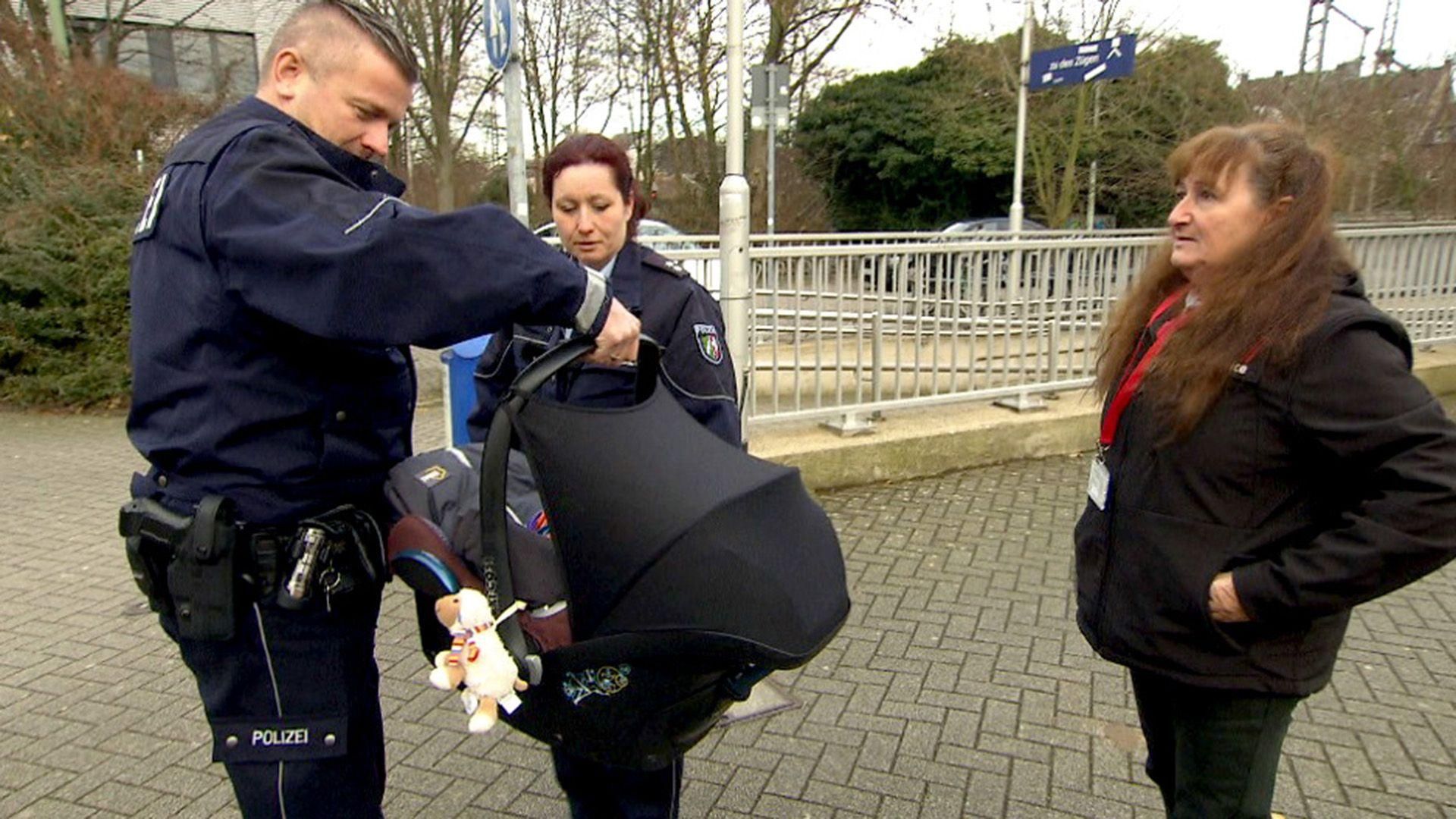 Folge 3 - Die Straßencops - Jugend im Visier - Staffel 4 | RTL+ Folge 3 - Die Straßencops - Jugend im Visier - Staffel 4 | RTL+