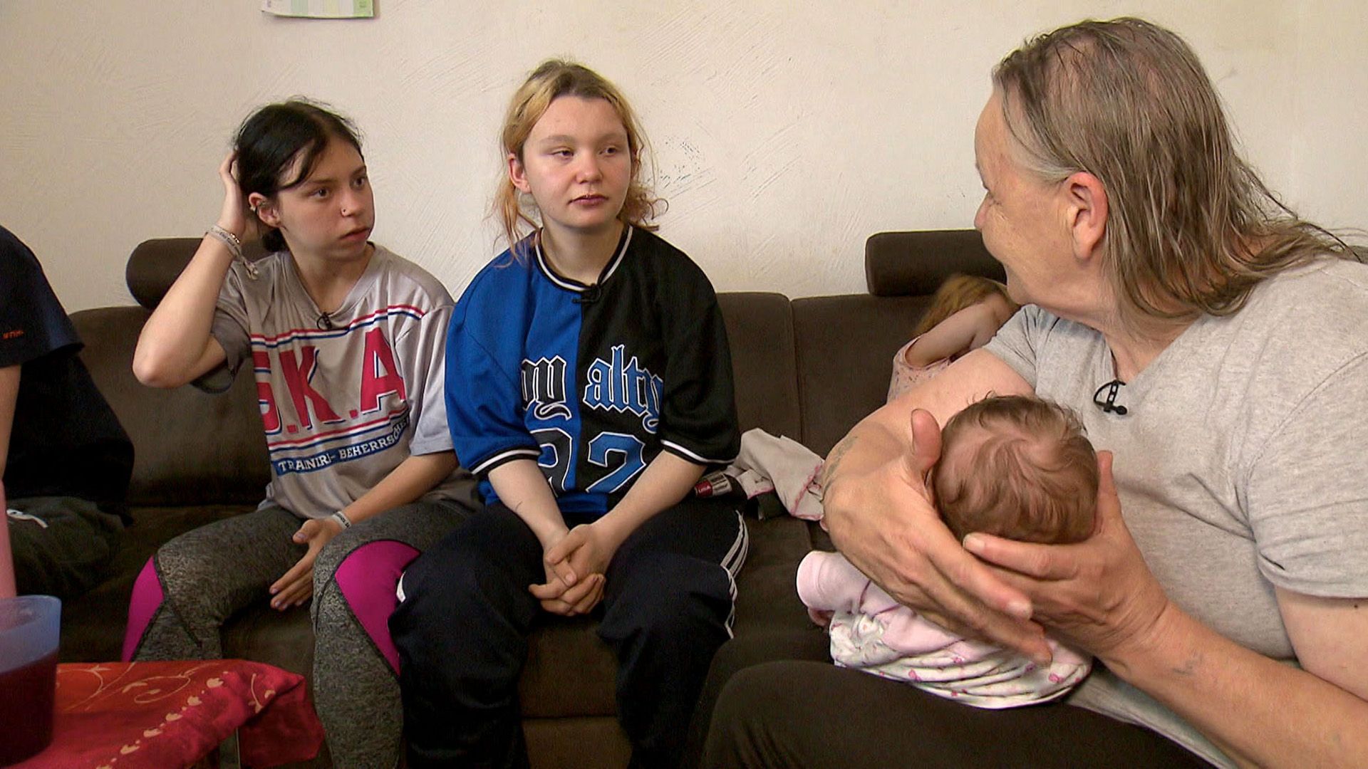 Folge 28 - Hartz Rot Gold - Staffel 3 | RTL+